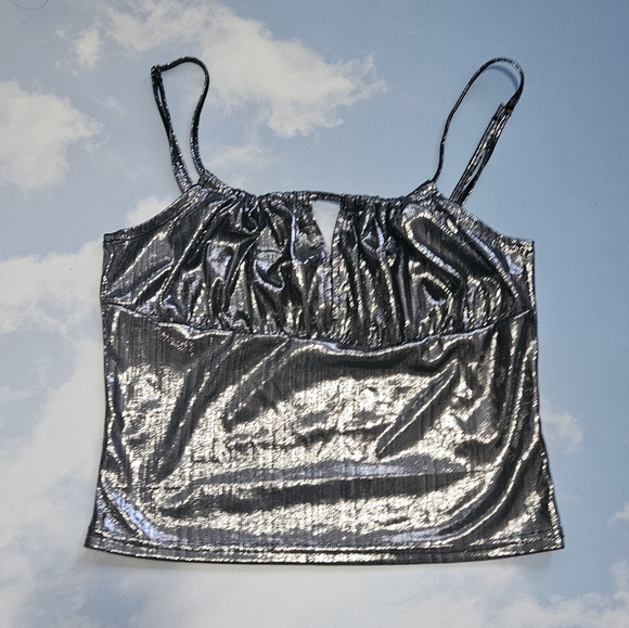 dELiA*s | Tops | Rare Dolls Kill Delias Silver Metallic Crop Top Club ...